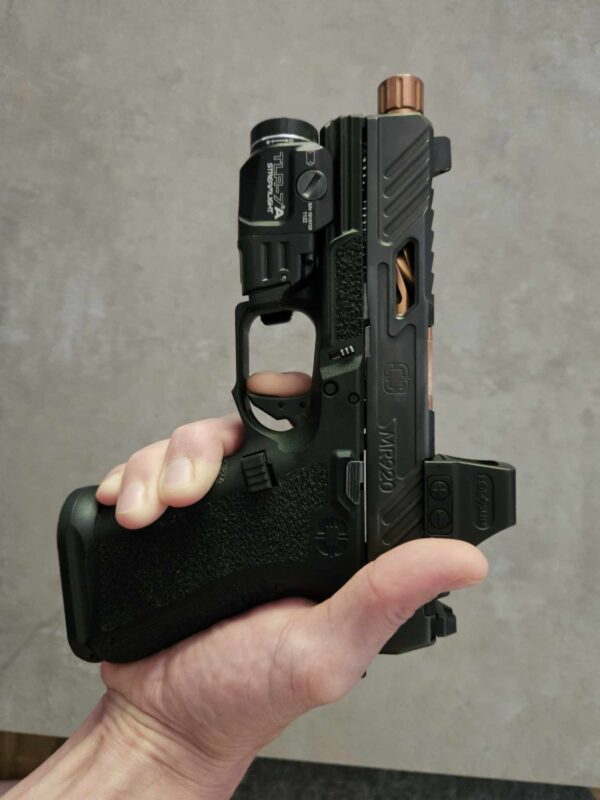 New to Handguns? Our 10 Beginner Tips when Learning to Shoot a Gun ...